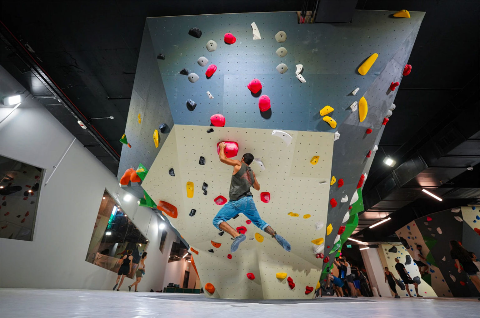 Bouldering wall + mat: Performance Rock | Blocz